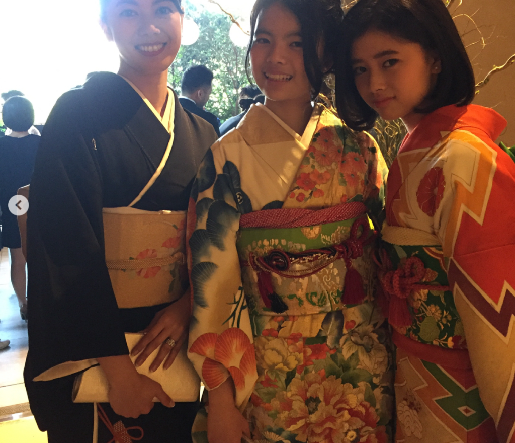 NiziU・RIMA(横井里茉)の兄姉がスゴイ！両親はZeebraと中林美和！｜Tomo’s Walking Discovery